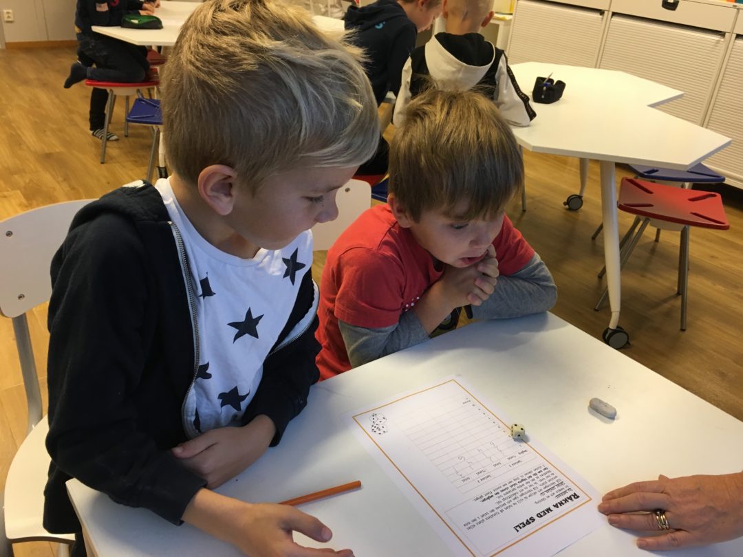 Mattespel med ental och tiotal. | Ramlösa Friskola